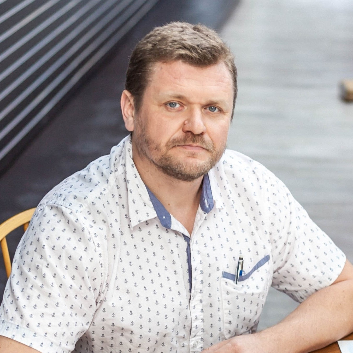 Legacy in Color: Dmitry Bogatishev’s Path to Expressive Realism – Lux Neon LED Fine Art